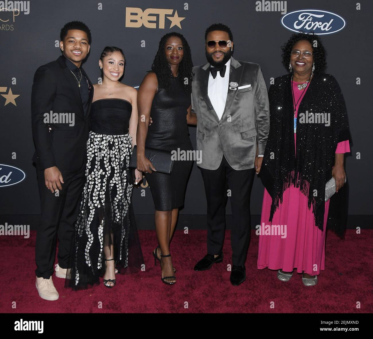 Anthony Anderson and Family arrives at the 51st NAACP Image Awards held ...