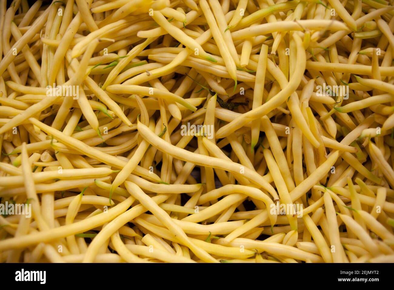 Farmers market green yellow beans hi-res stock photography and images ...