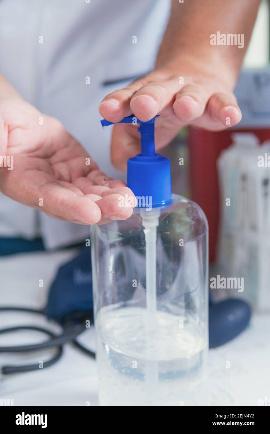 Medic applying hi-res stock photography and images - Alamy