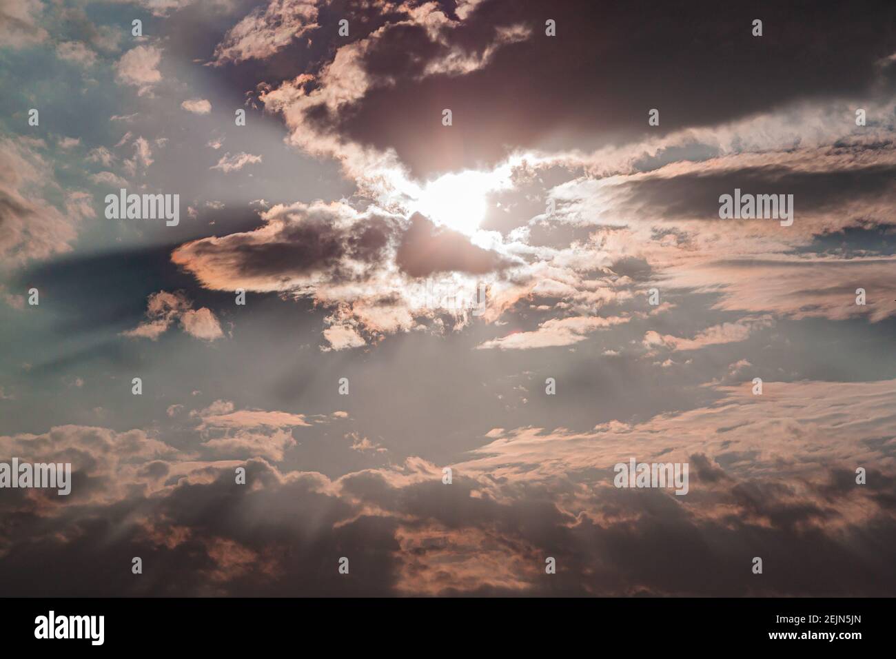 Sunbeam glow hi-res stock photography and images - Alamy
