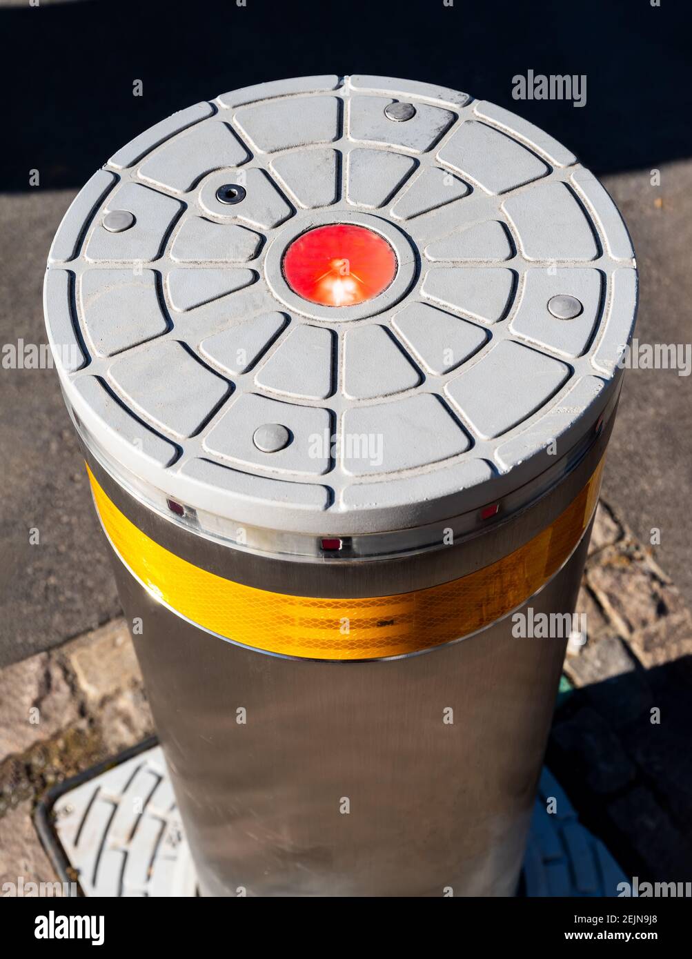 Retractable bollard hi-res stock photography and images - Alamy