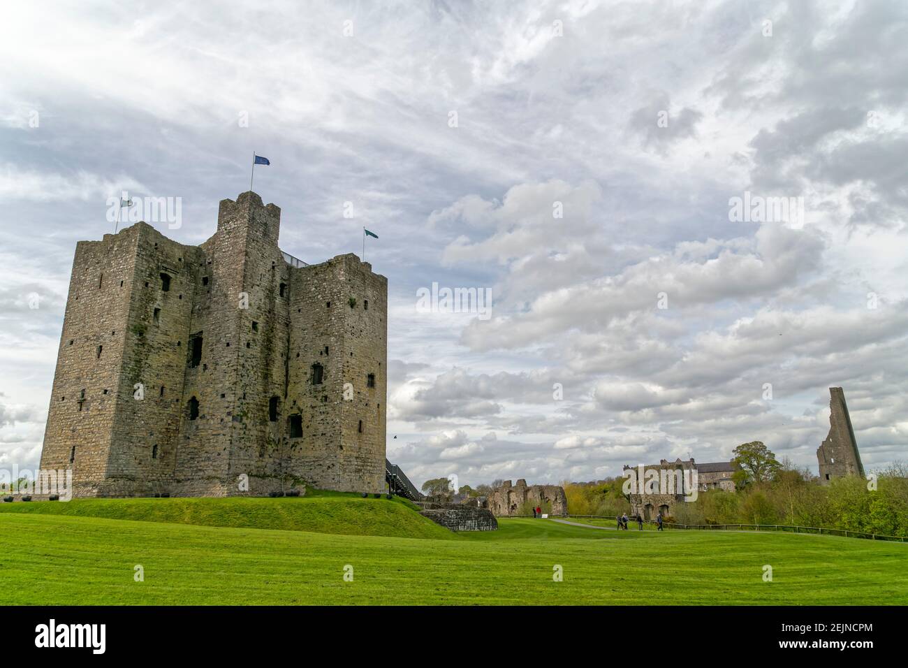 Trim, Ireland. 5th May, 2016. Trim Castle founded by Hugh de Lacy, Lord ...