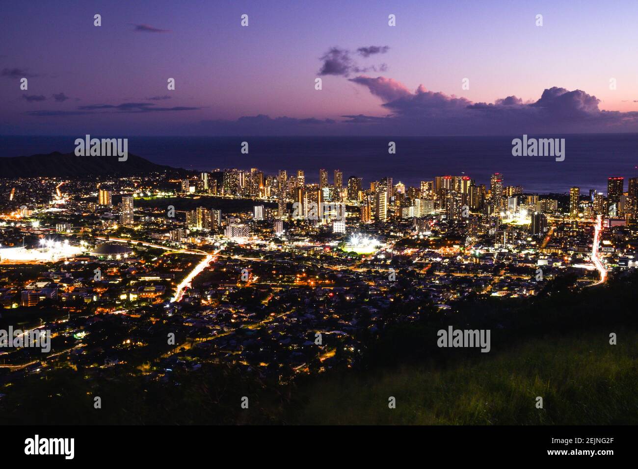 Waikiki skyline at night hi-res stock photography and images - Alamy