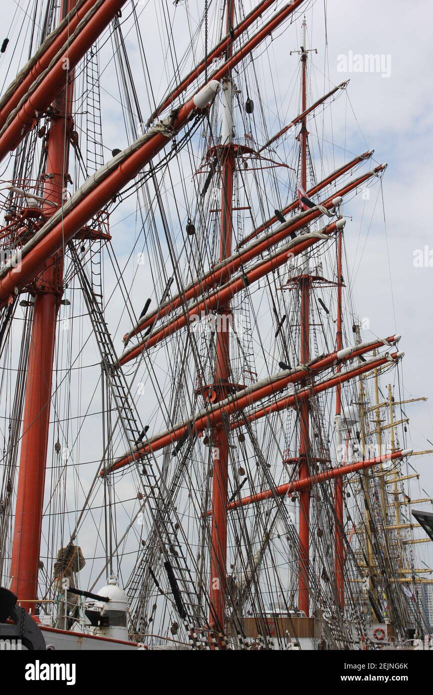 Loading pillar hi-res stock photography and images - Alamy