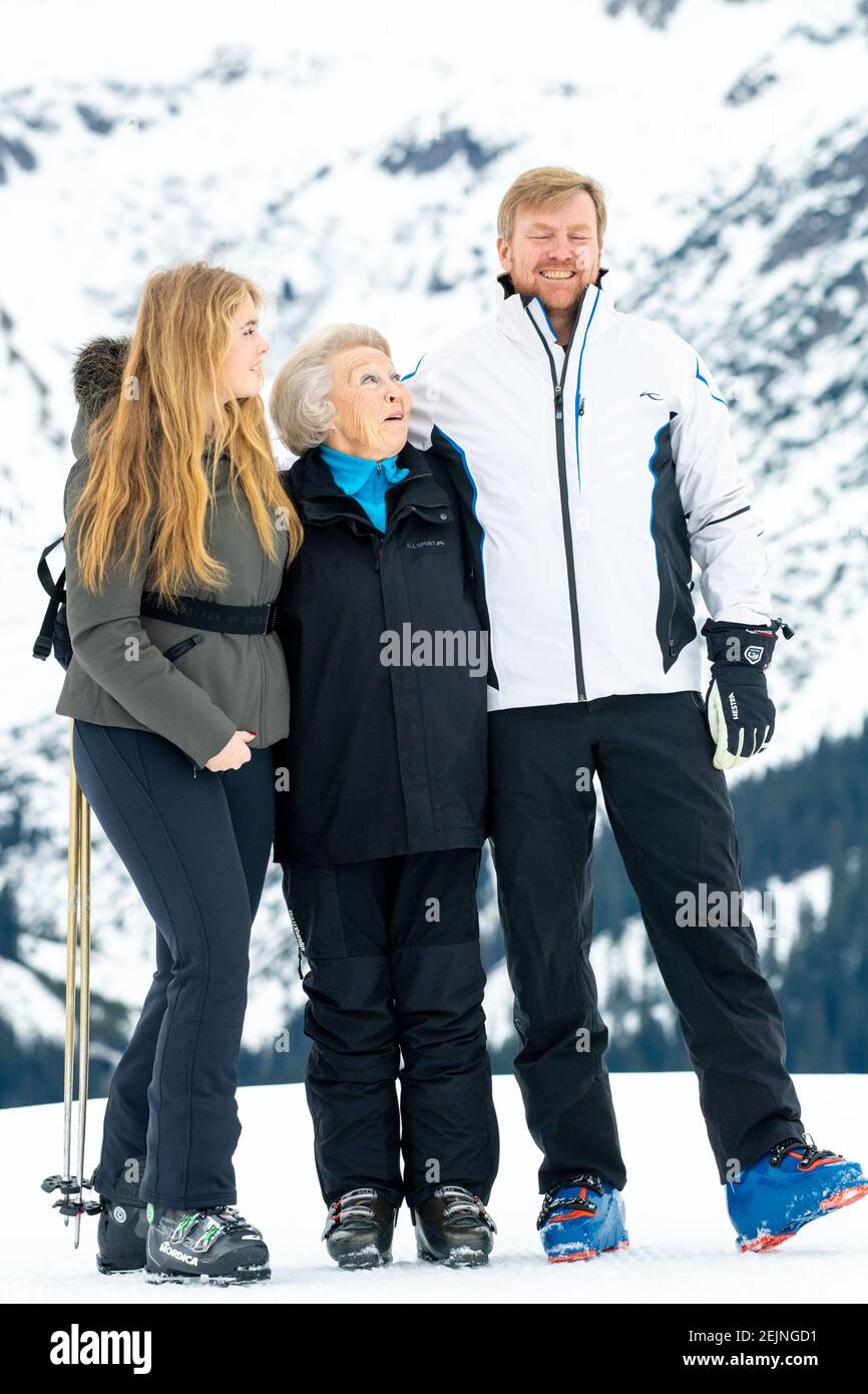 King Willem-Alexander with Princess Amalia and Princess Beatrix during ...