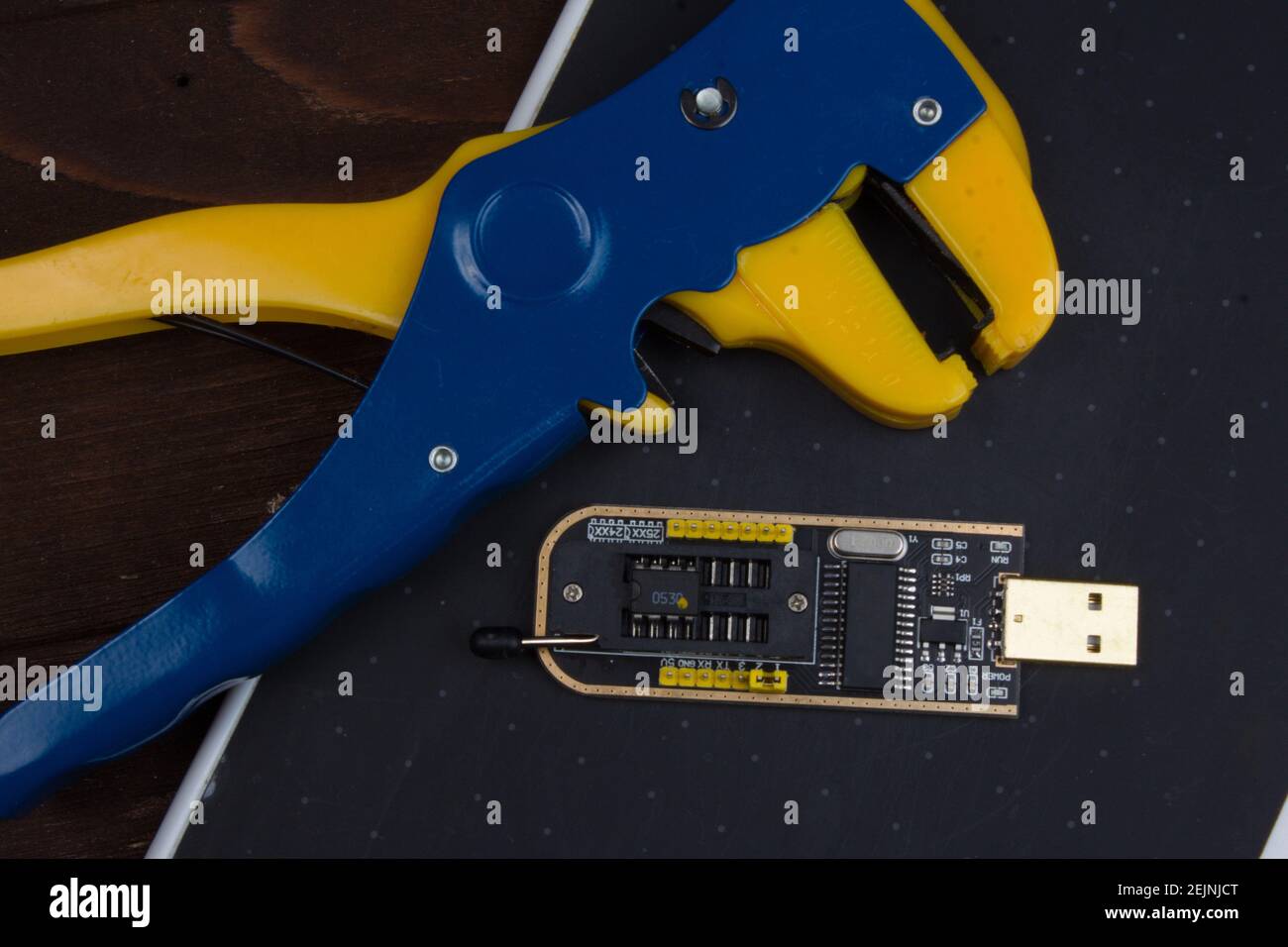 Programming device hi-res stock photography and images - Alamy