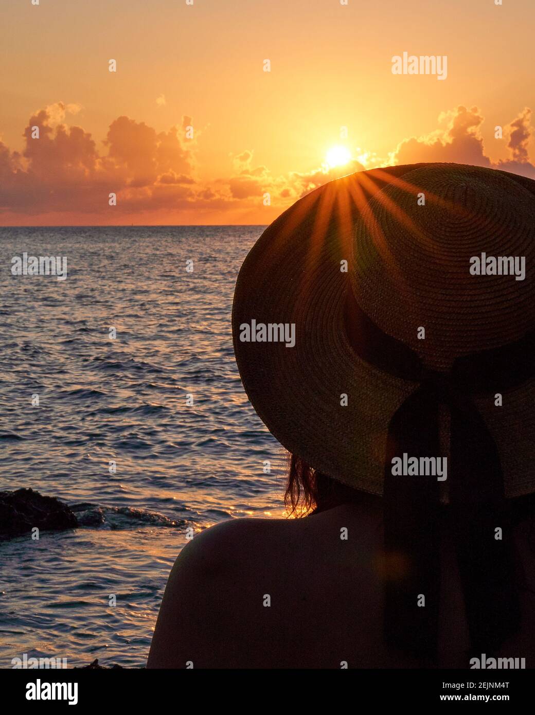 Vertical sunset backdrop hi-res stock photography and images - Alamy