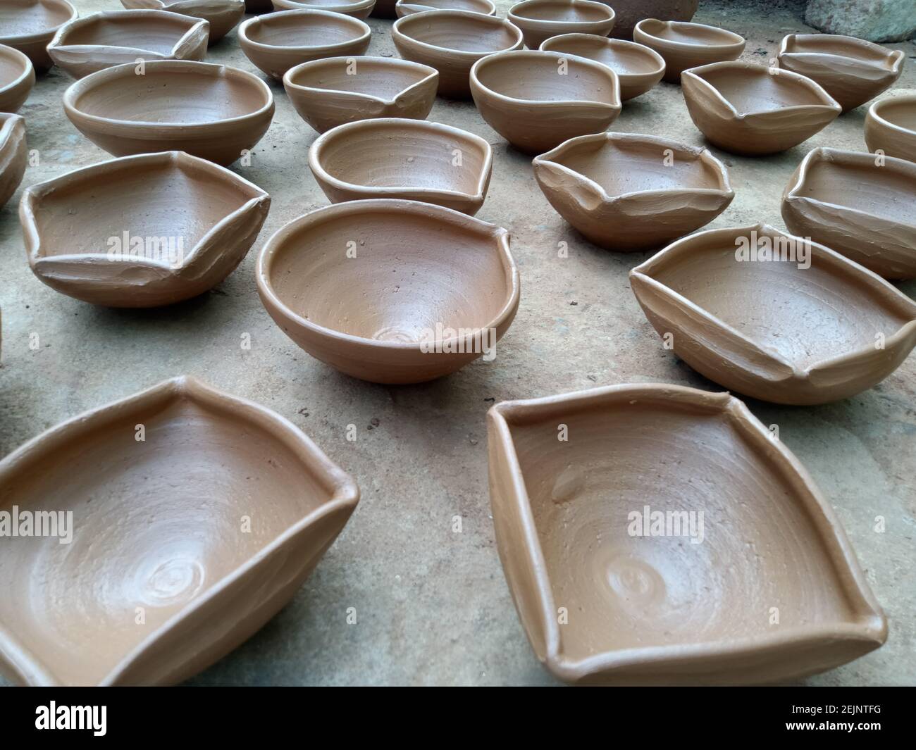 Shaped clay hi-res stock photography and images - Alamy