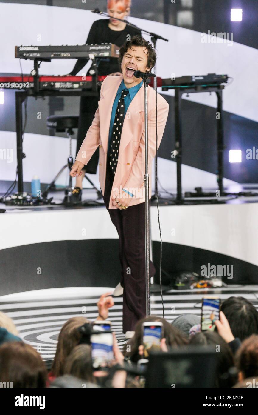 MANHATTAN, NEW YORK CITY, NEW YORK, USA - FEBRUARY 26: Harry Styles ...