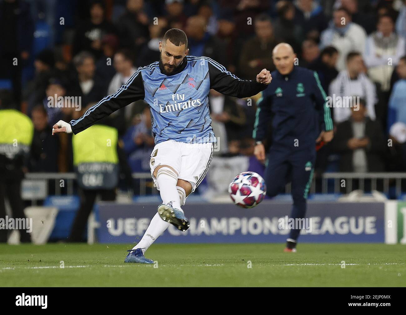 Real Madrid CF's Karim Benzema warms up before UEFA Champions League ...