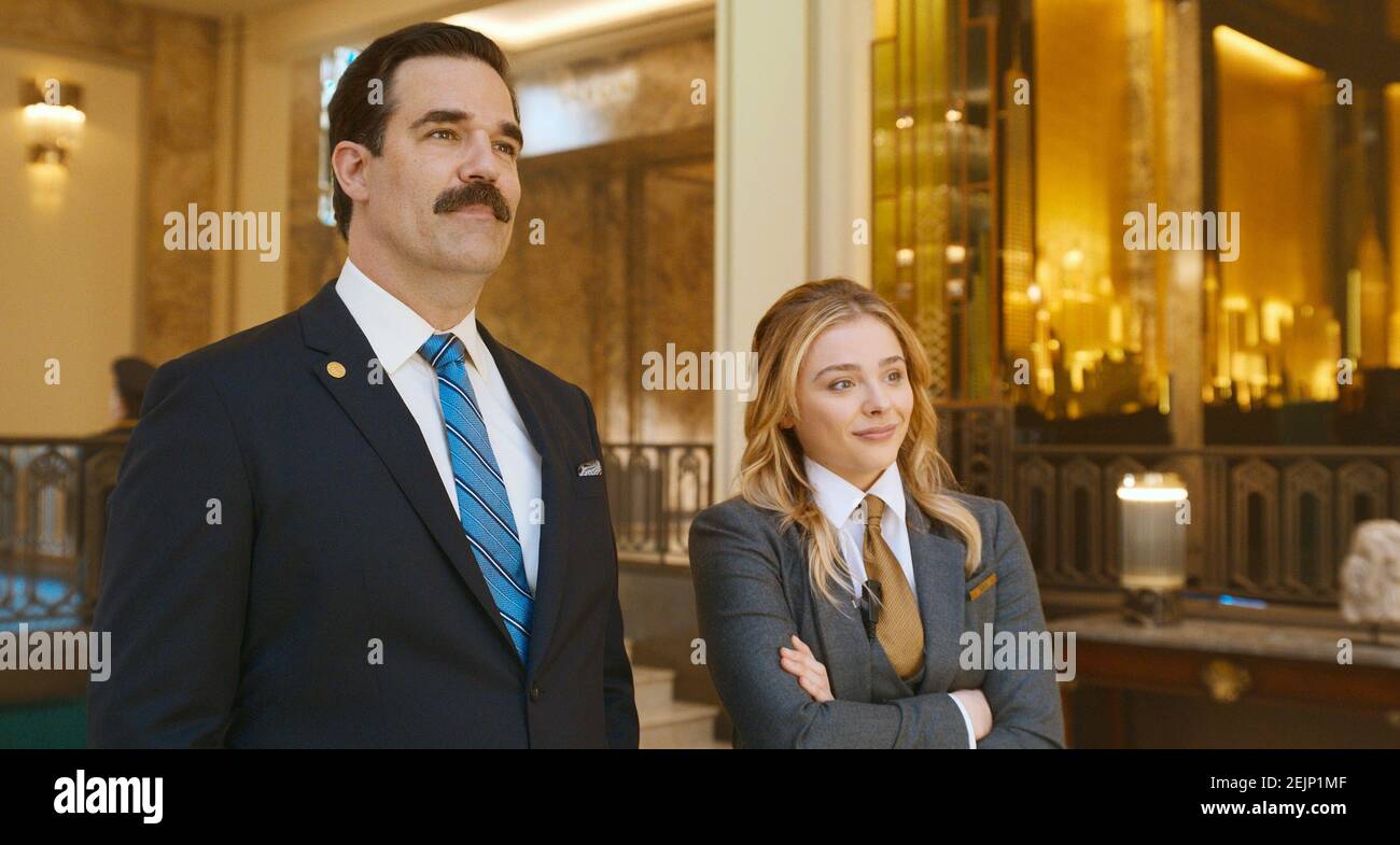 TOM AND JERRY, (aka TOM & JERRY), from left: Rob Delaney, Chloe Grace ...