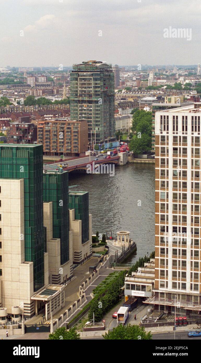 Aerial view mi6 building lambeth hi-res stock photography and images ...