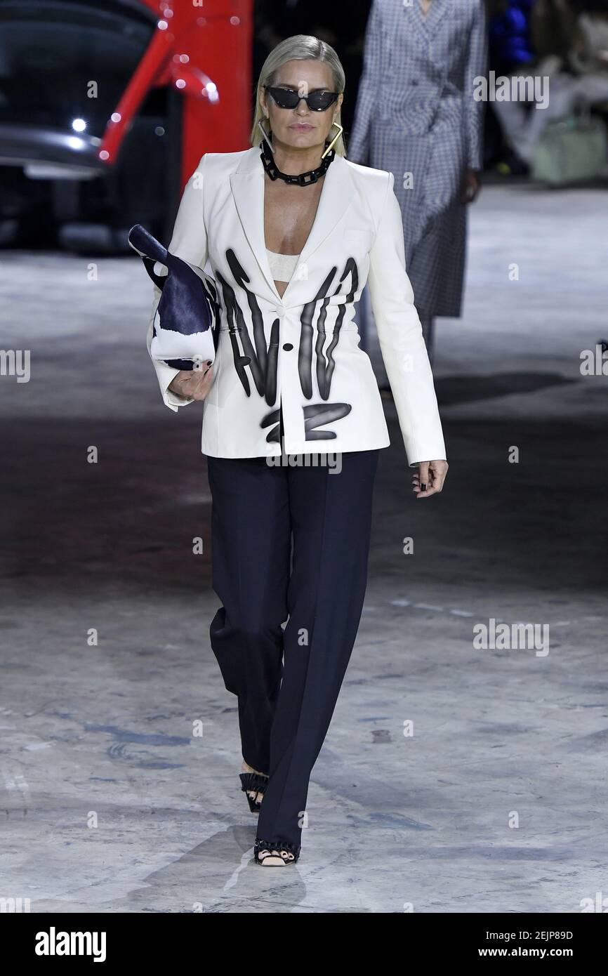 Model Yolanda Hadid walks on the runway at the Off White fashion show ...