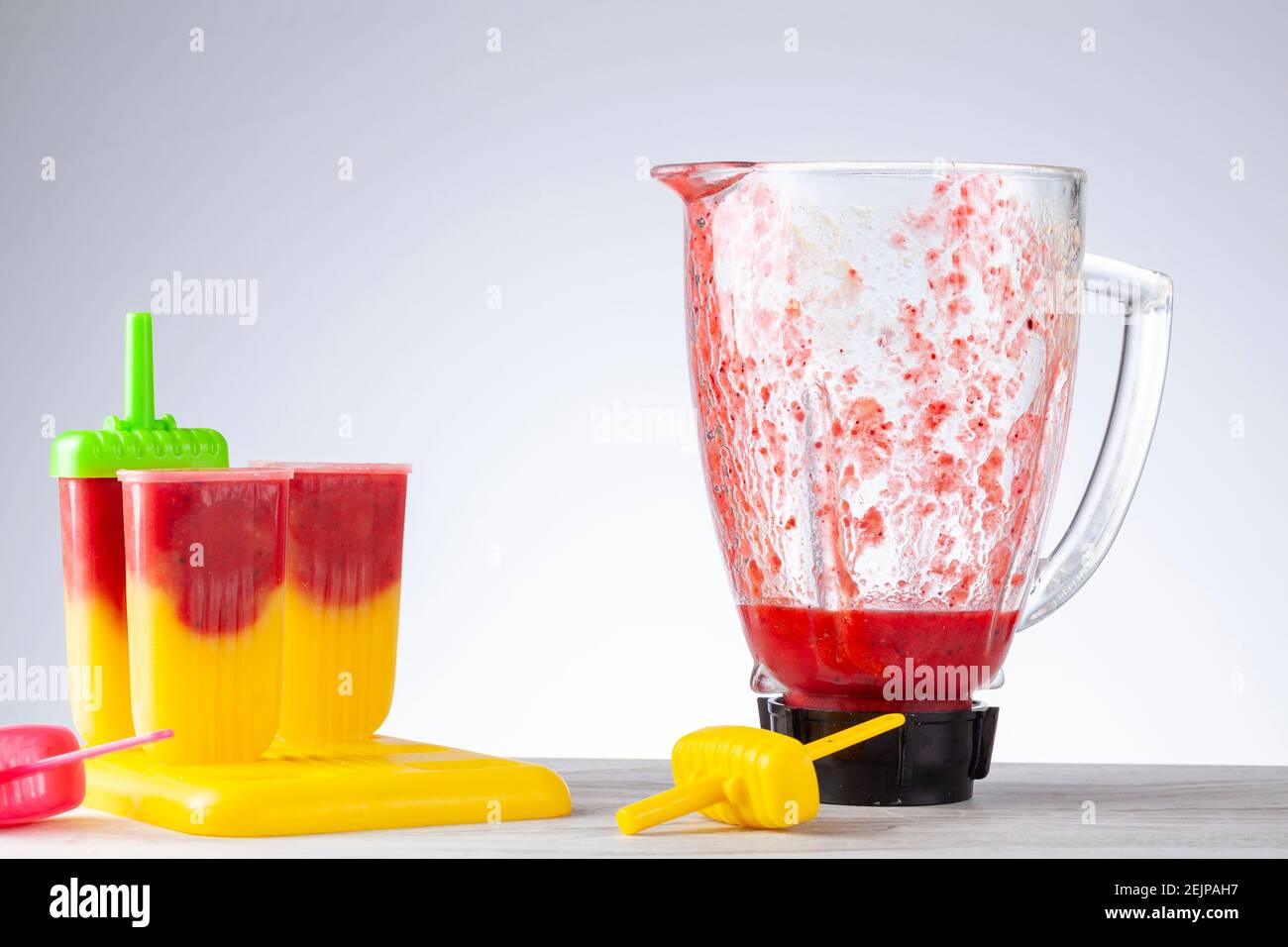 Ice pop hi-res stock photography and images - Alamy