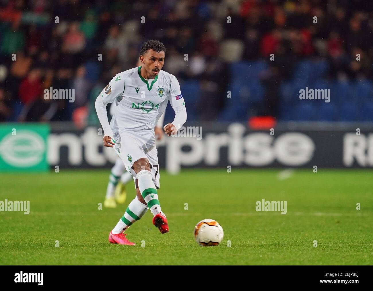 Istanbul sporting hi-res stock photography and images - Alamy