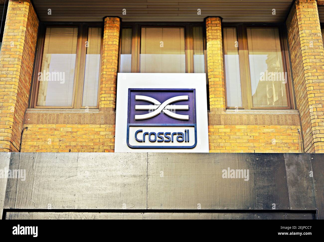 Crossrail sign hi-res stock photography and images - Alamy
