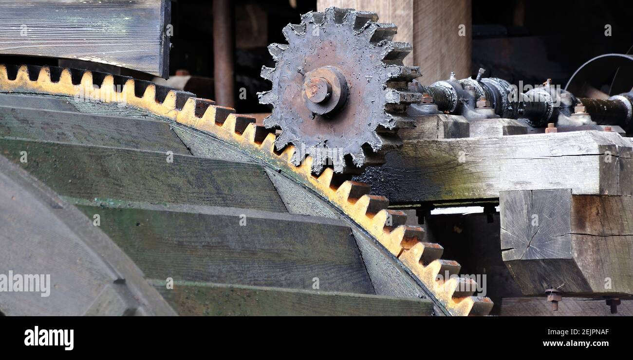 Gristmill gears hi-res stock photography and images - Alamy