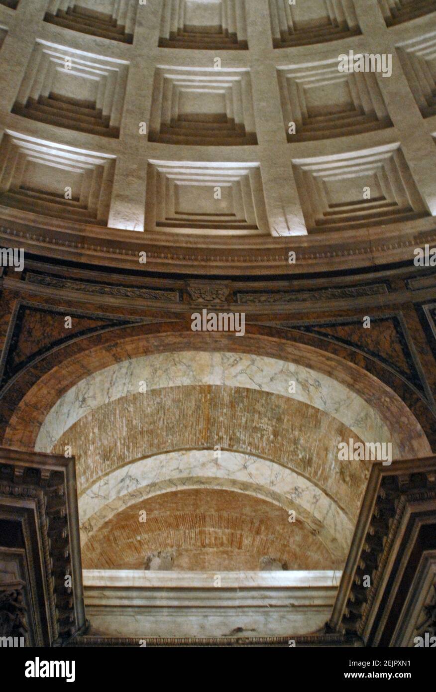 The pantheon rome interior hi-res stock photography and images - Alamy