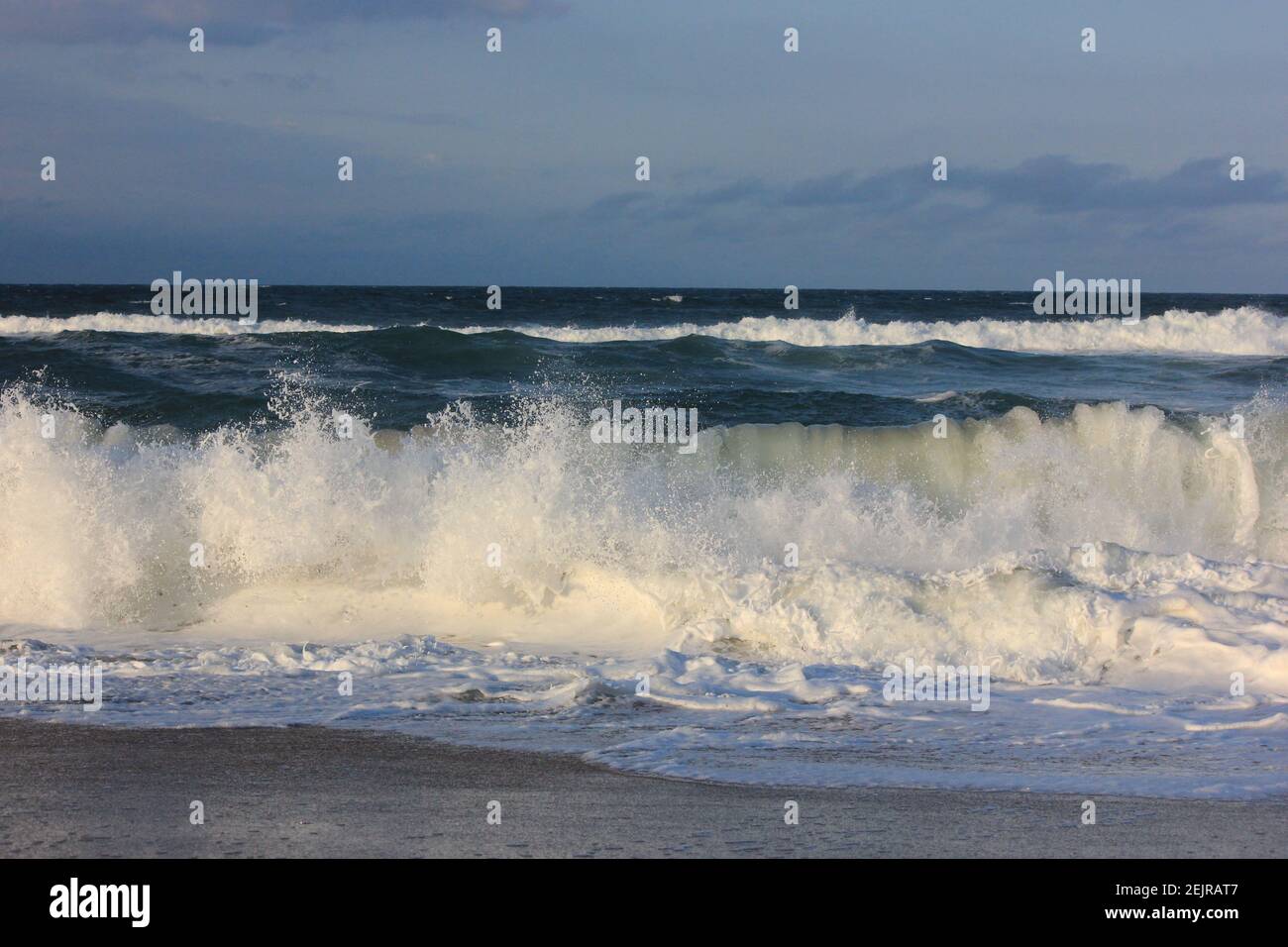 White caps ocean hi-res stock photography and images - Alamy