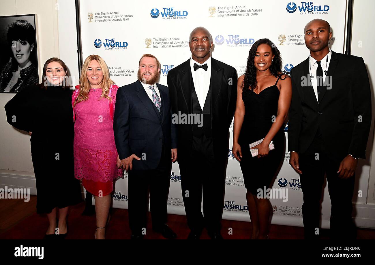 Rabbi Shmuley Boteach and daughter and wife Debbie and Honoree ...