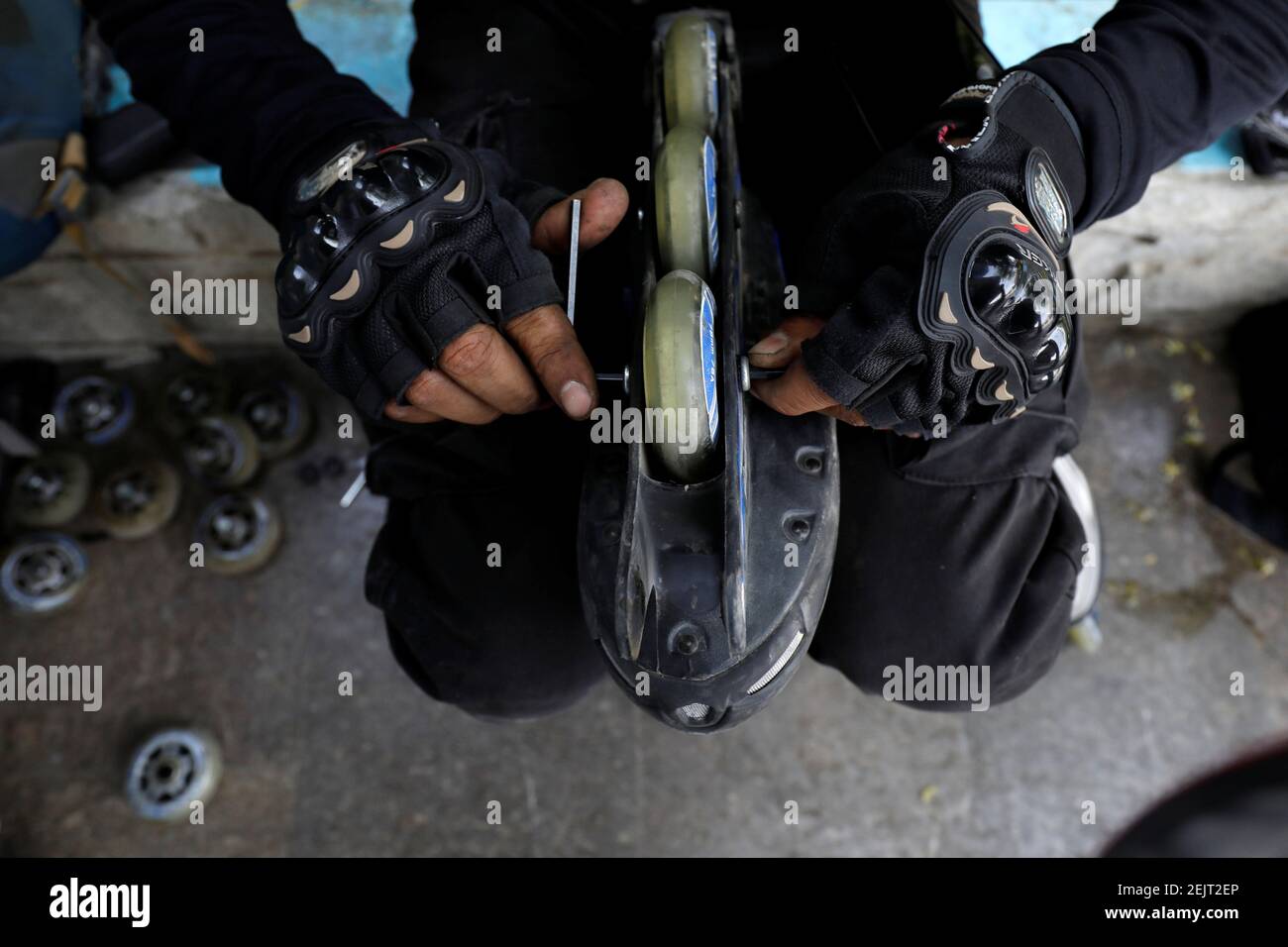 18 wheels of justice hi-res stock photography and images - Alamy