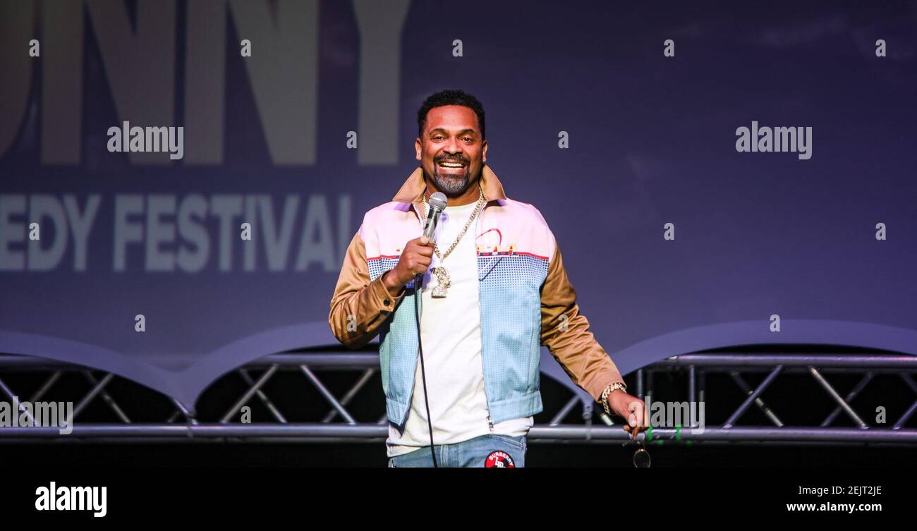 Comedian Mike Epps performs at The Fabulously Funny Comedy Festival at ...