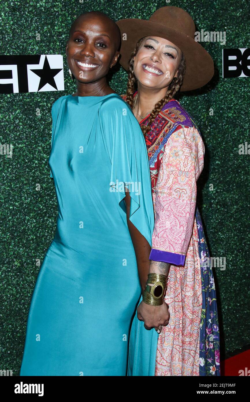 BURBANK, LOS ANGELES, CALIFORNIA, USA - MARCH 07: Tiffany Persons and ...