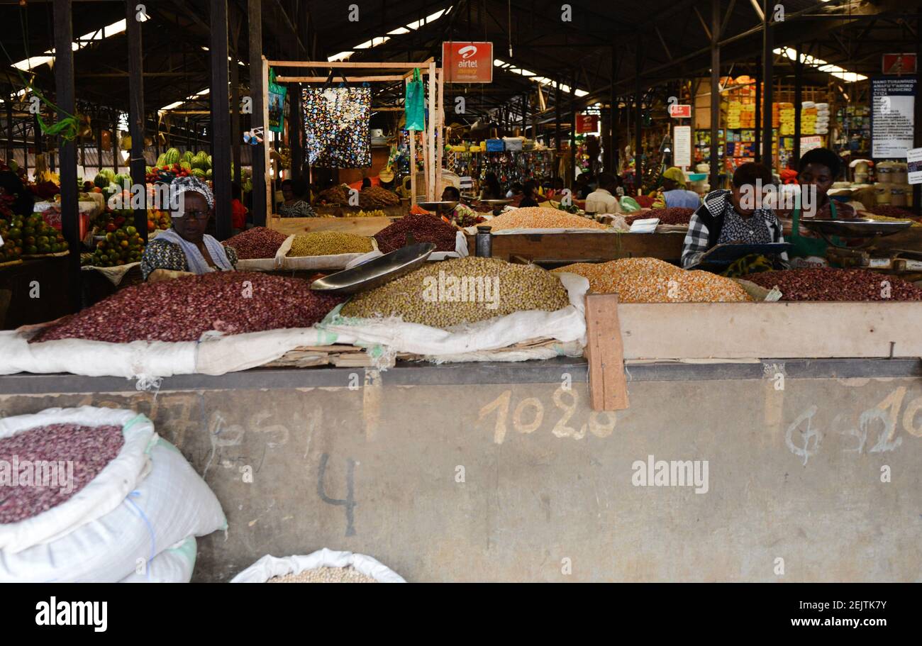 The vibrant Kimironko Market in Kigali, Rwanda Stock Photo - Alamy