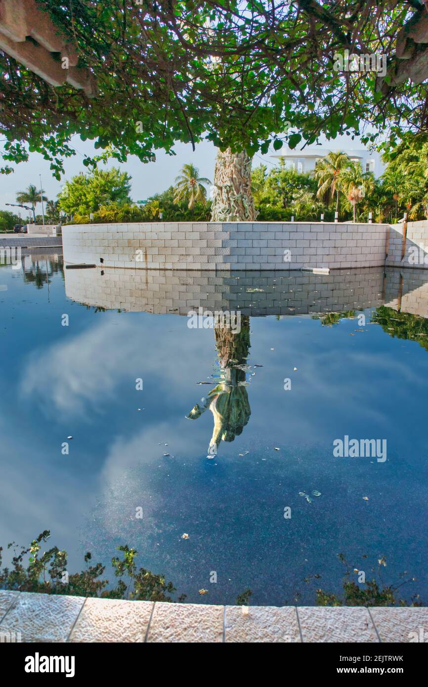 Beach hand basin hi-res stock photography and images - Alamy