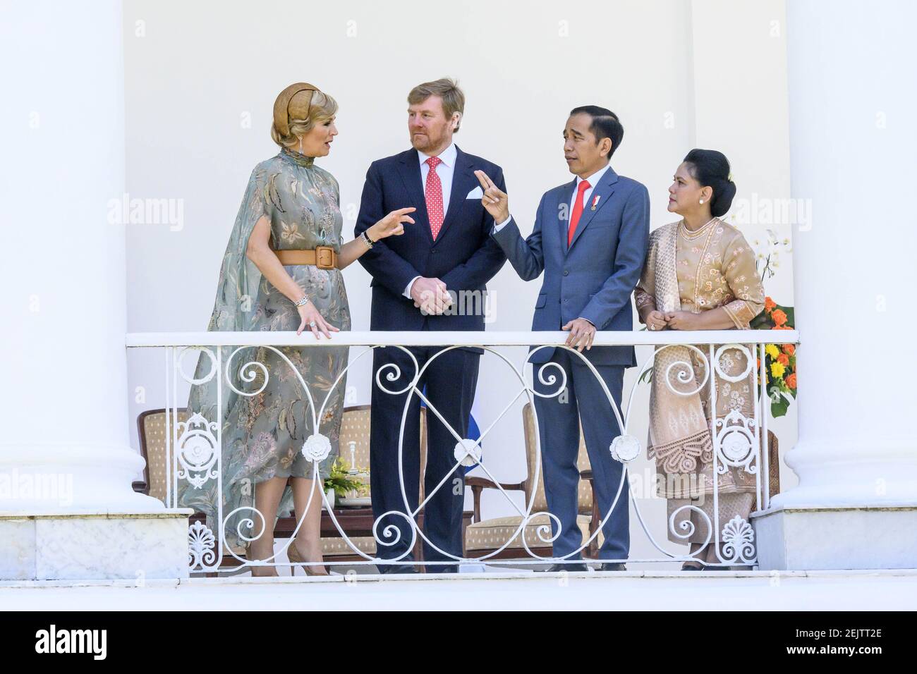 0-03-2020 Indonesie Queen Maxima and King Willem-Alexander lay a wreath ...