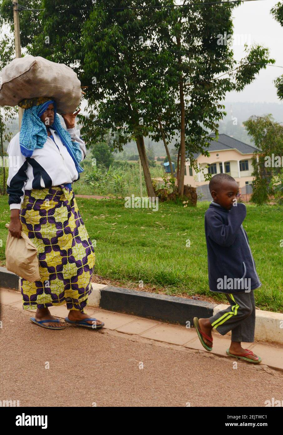 Daily life in rural Rwanda Stock Photo - Alamy