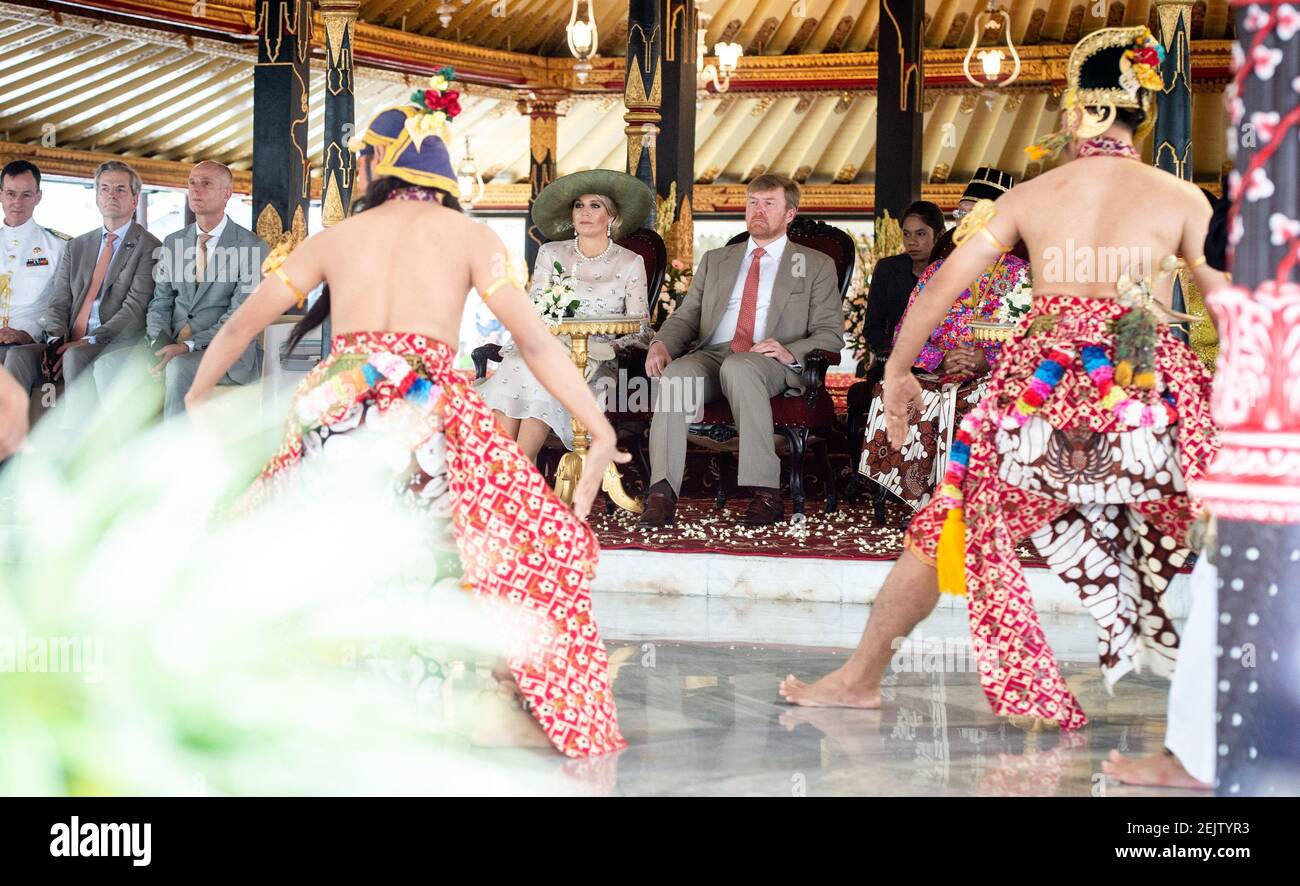 King Willem-Alexander and Queen Maxima of The Netherlands during the welcome ceremony at Kraton ...