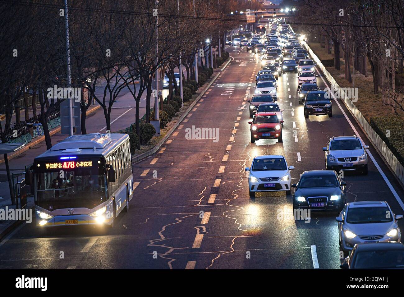 Traffic stream moves slowly during evening peak of weekday commute ...