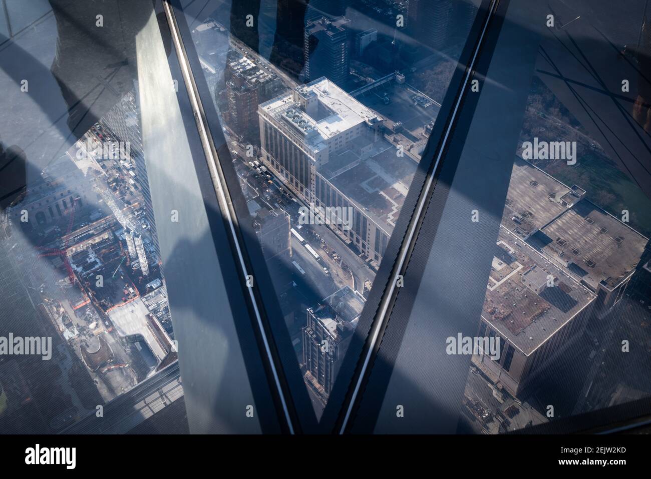 The thrilling glass-floor of "Edge" - the highest outdoor sky deck in ...