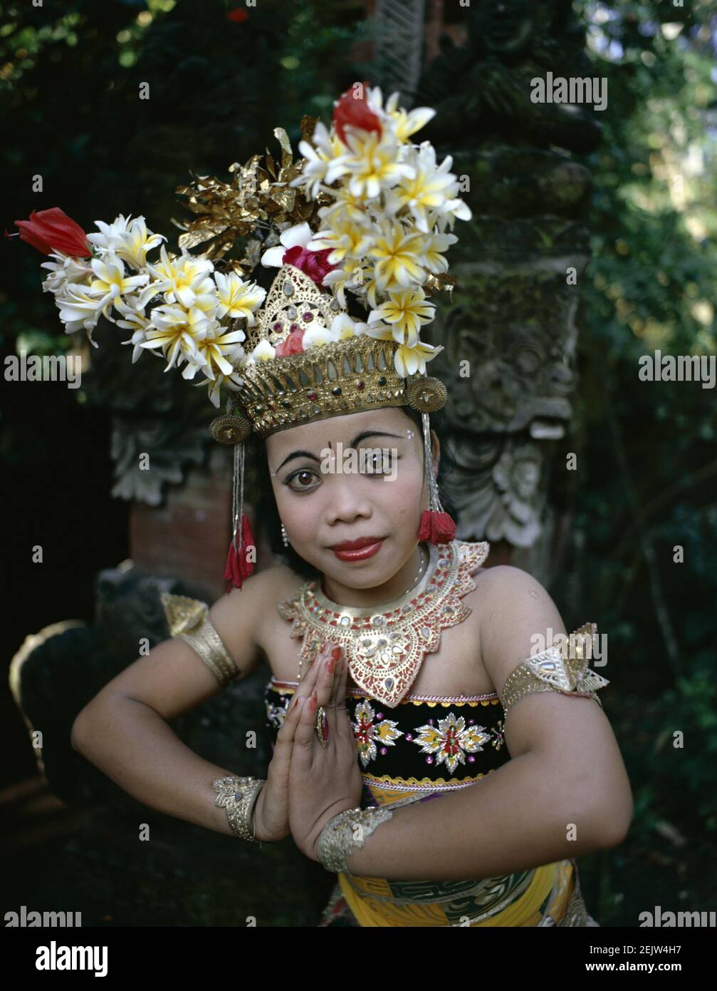 Asia, Indonesia, Bali, Portrait of a beautiful smiling Balinese legong ...