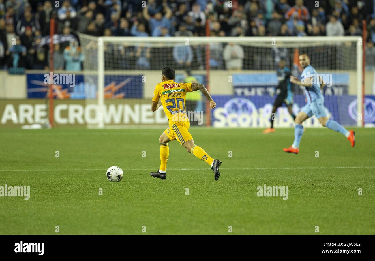 Javier Aquino (20) of Tigres UANL controls ball during Concacaf ...