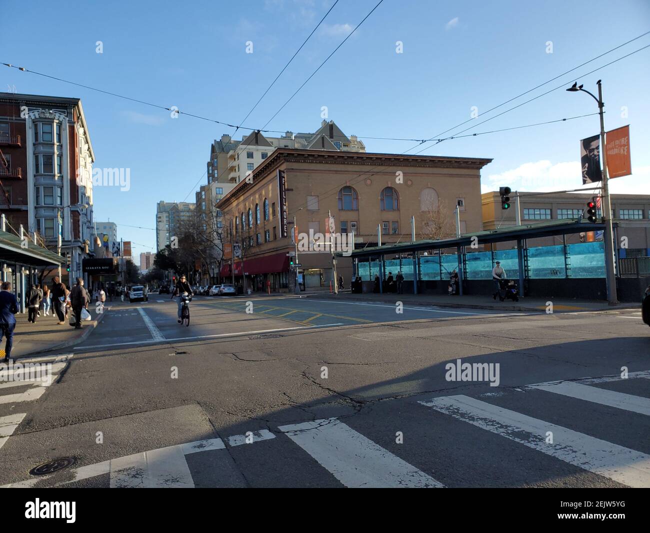 Wide angle street scene in the Fillmore district of San Francisco ...