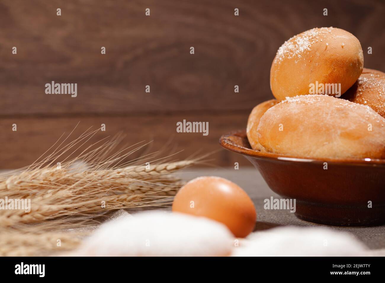 Dark pastry hi-res stock photography and images - Alamy
