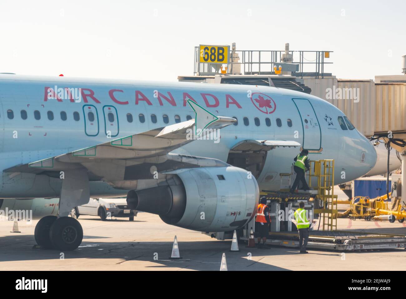 Air Canada Airbus A320-200 aircraft seen at Los Angeles International ...
