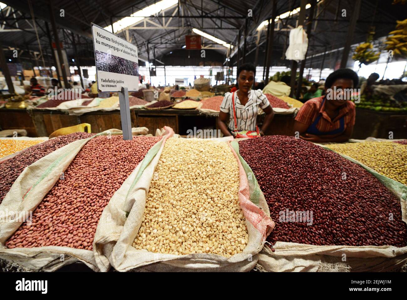 The vibrant Kimironko Market in Kigali, Rwanda Stock Photo - Alamy