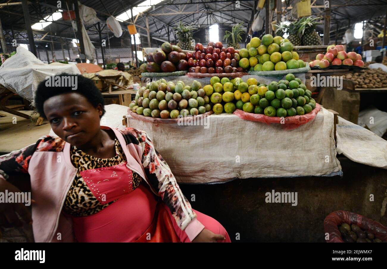 The vibrant Kimironko Market in Kigali, Rwanda Stock Photo - Alamy