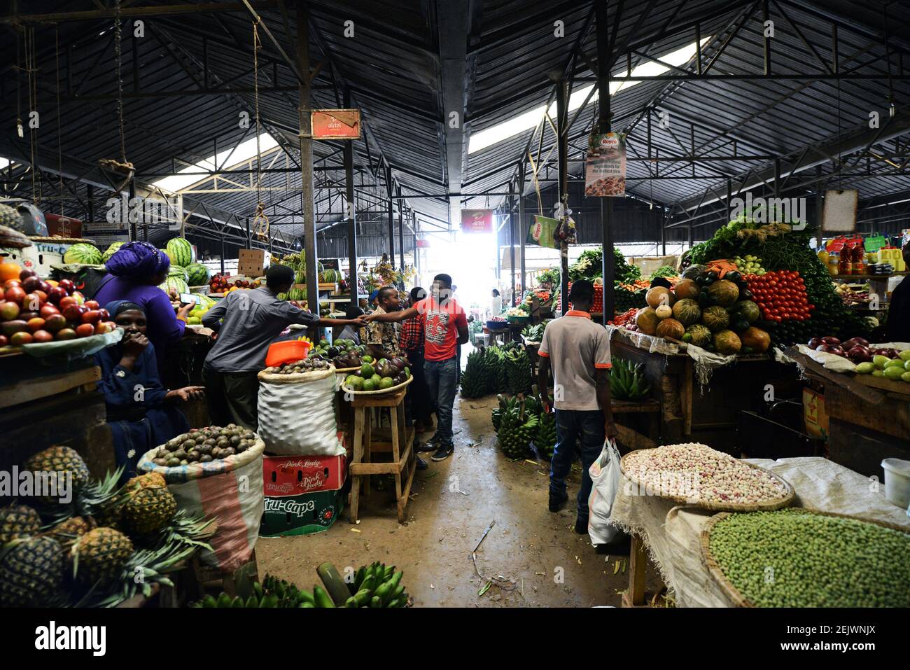 The vibrant Kimironko Market in Kigali, Rwanda Stock Photo - Alamy