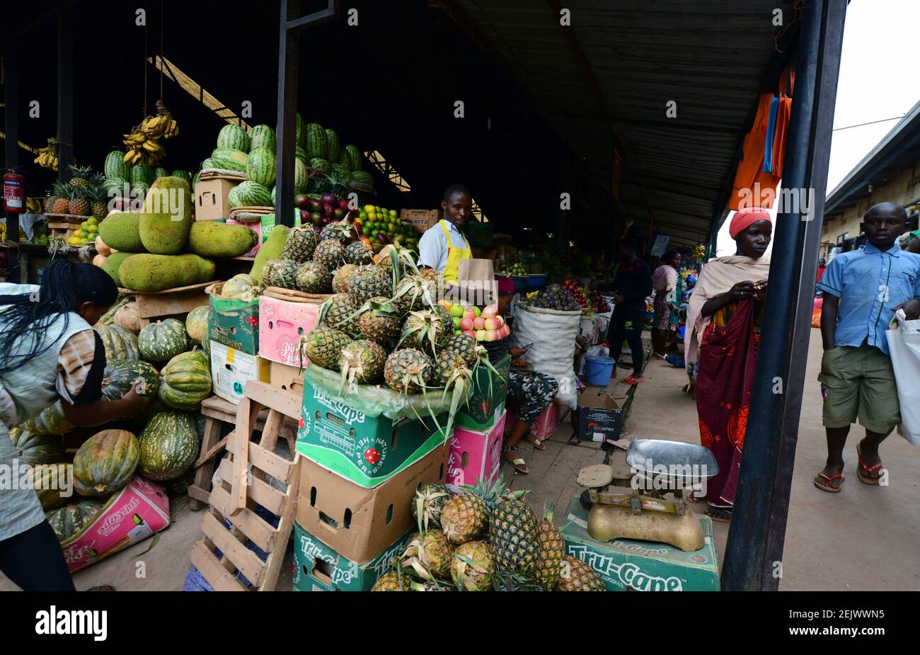 The vibrant Kimironko Market in Kigali, Rwanda Stock Photo - Alamy