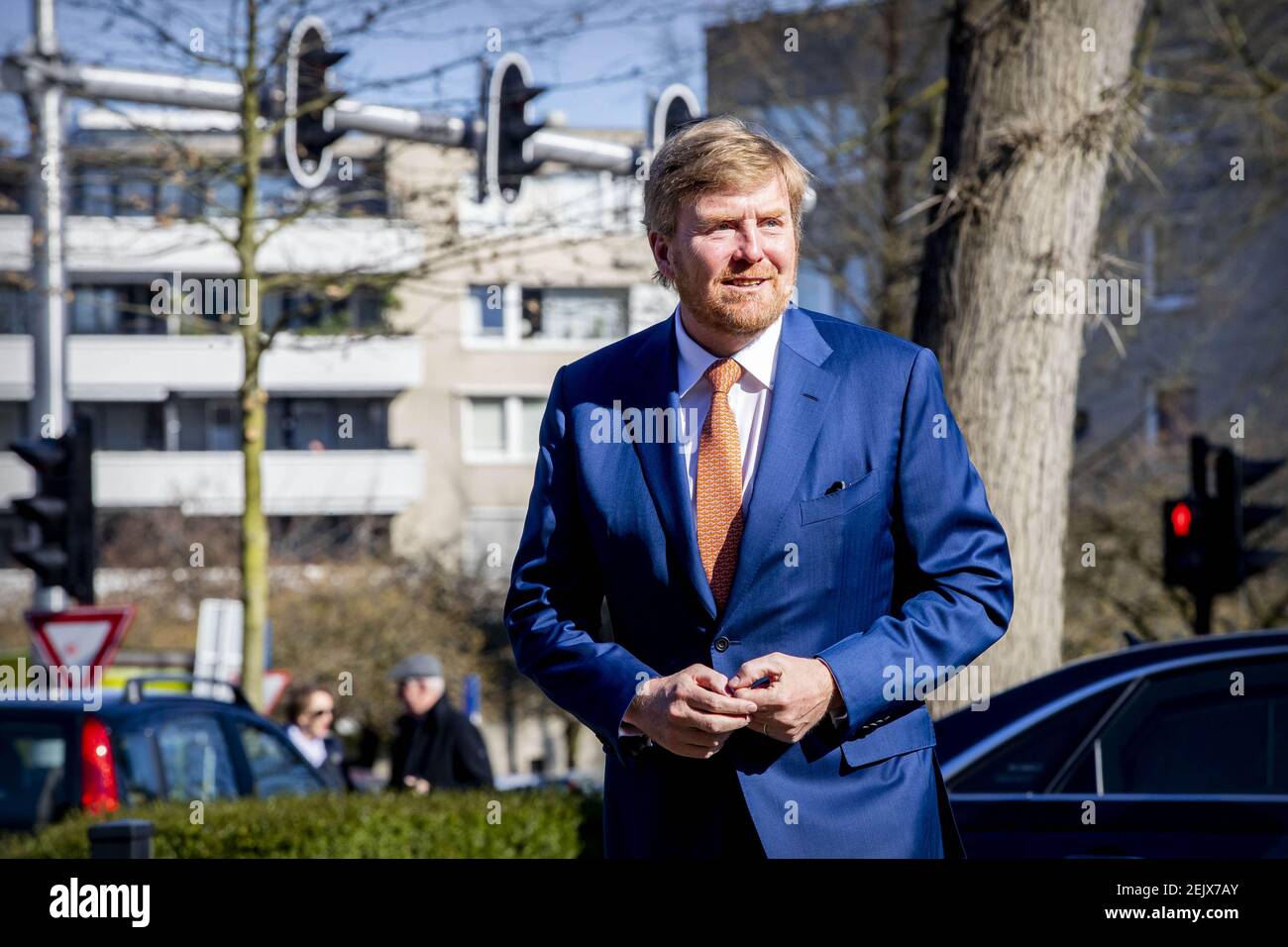 King Willem-Alexander during his visit to the GGD Hart voor Brabant in ...