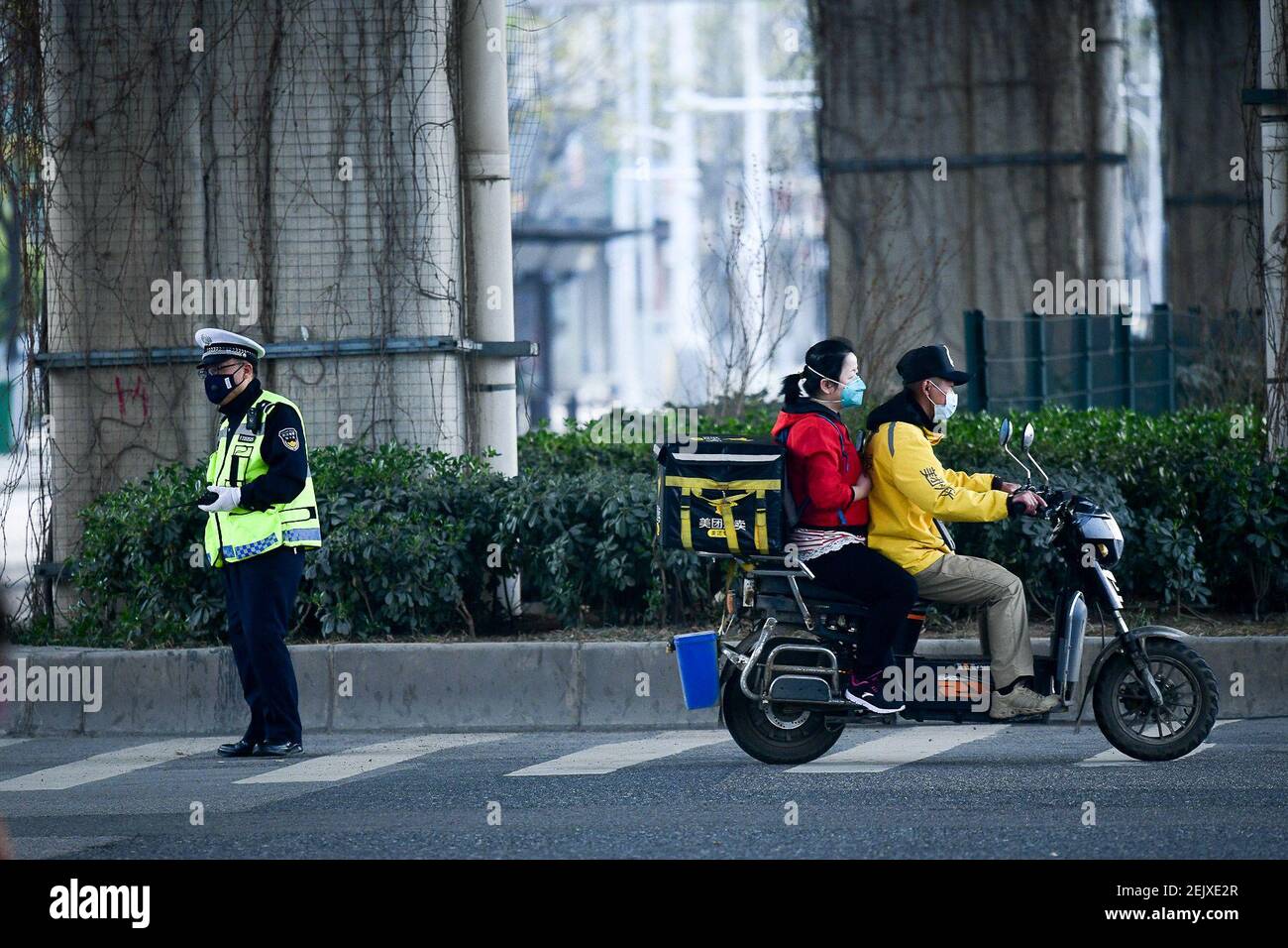 A delivery guy of Meituan - Dianping, a Chinese group buying platform ...