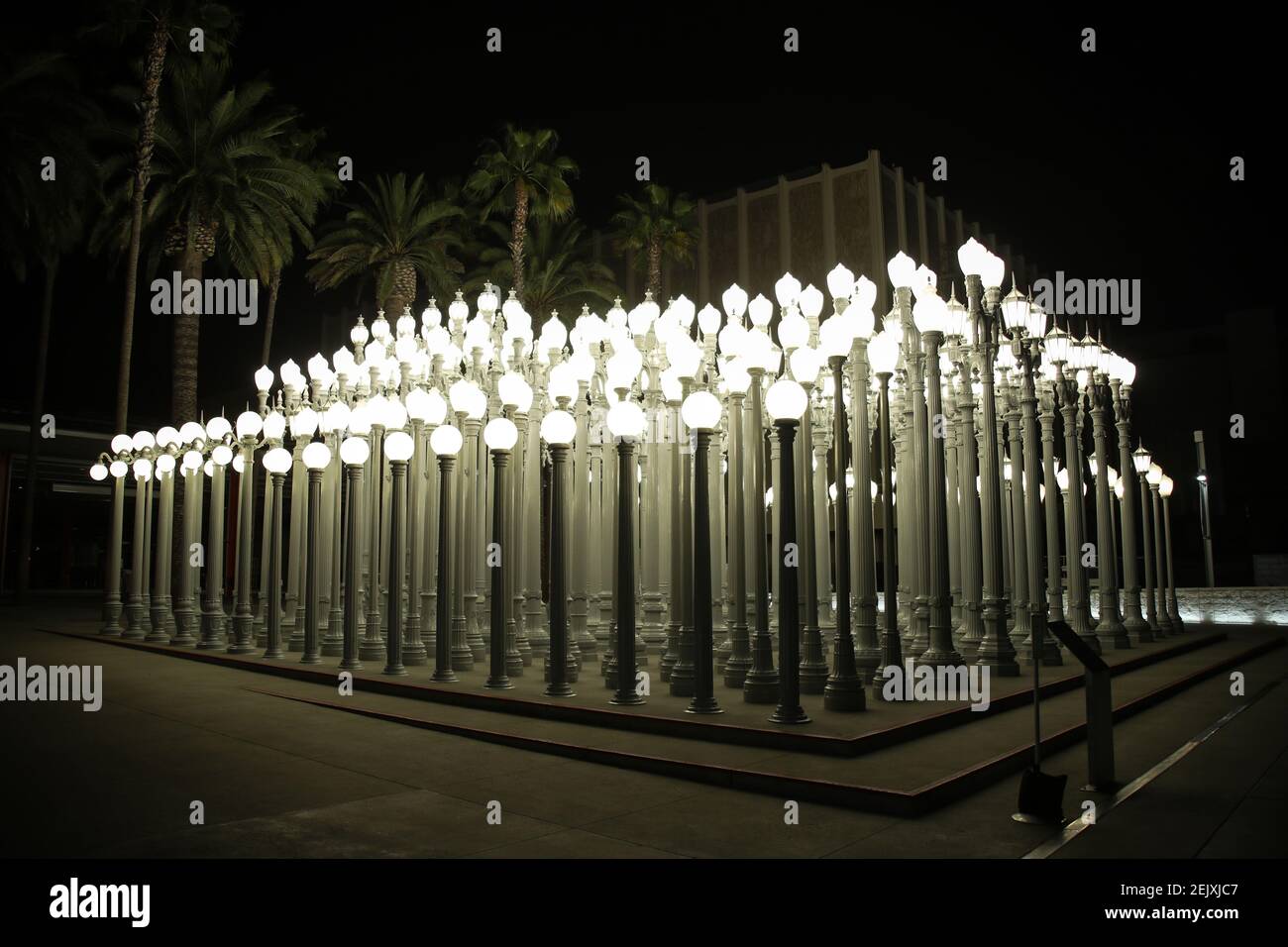 MIRACLE MILE, LOS ANGELES, CALIFORNIA, USA - MARCH 28: An exterior view ...