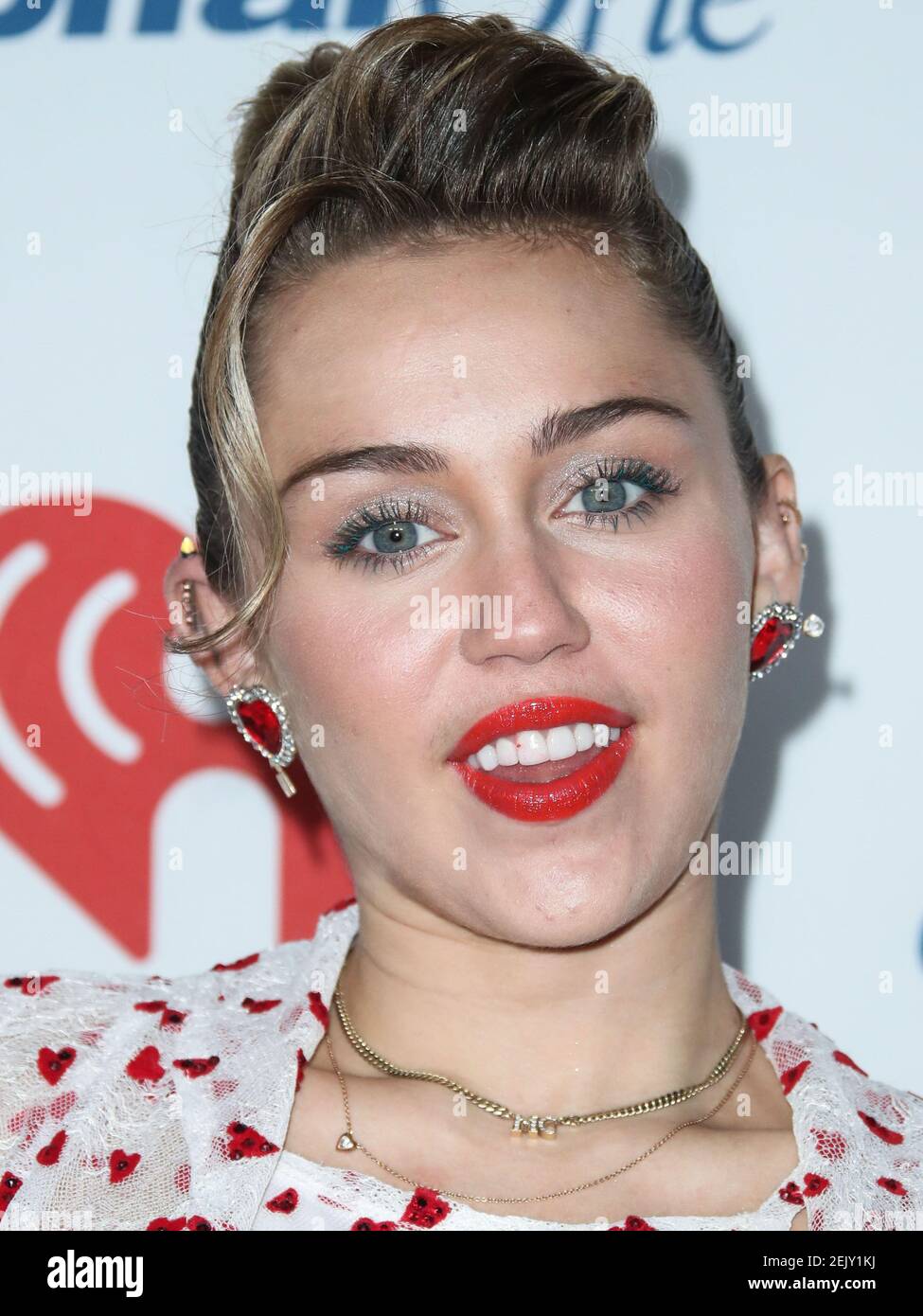 Miley Cyrus Pink Lipstick 23