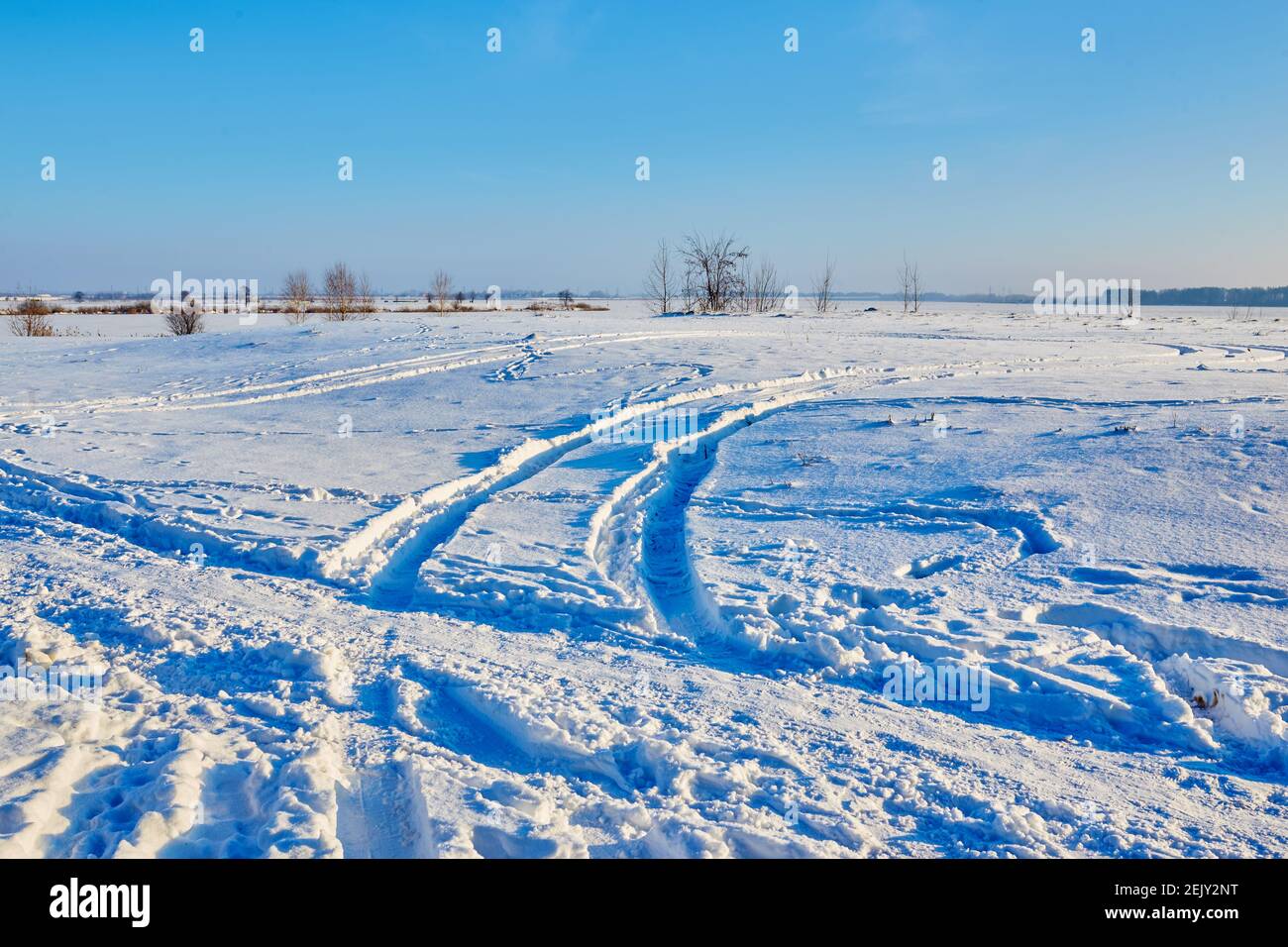 Car tyre tracks on race track hi-res stock photography and images - Alamy