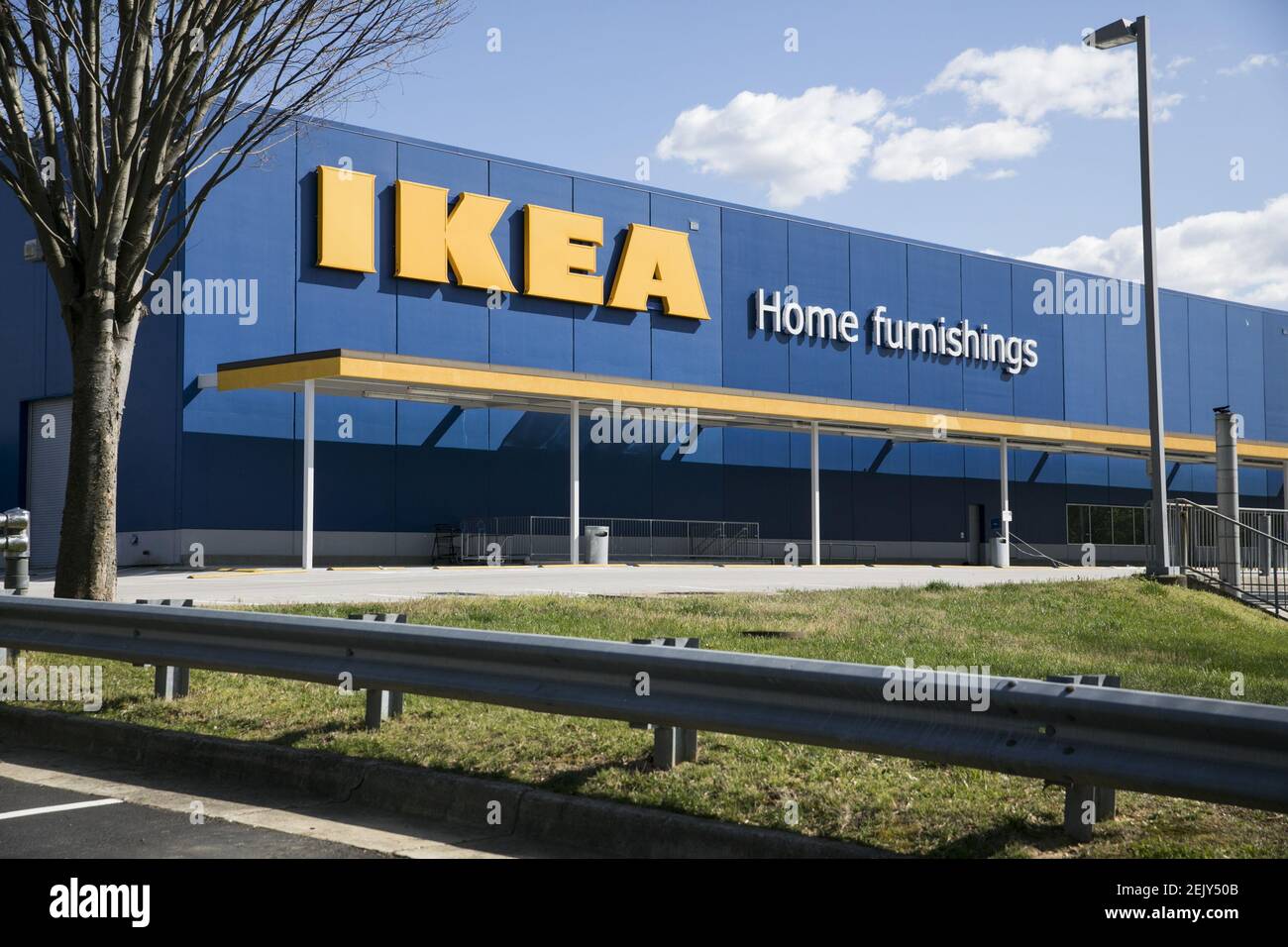 Ikea retail location hi-res stock photography and images - Alamy