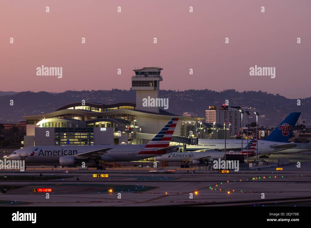 The LAX Midfield Satellite Concourse North, including two American ...